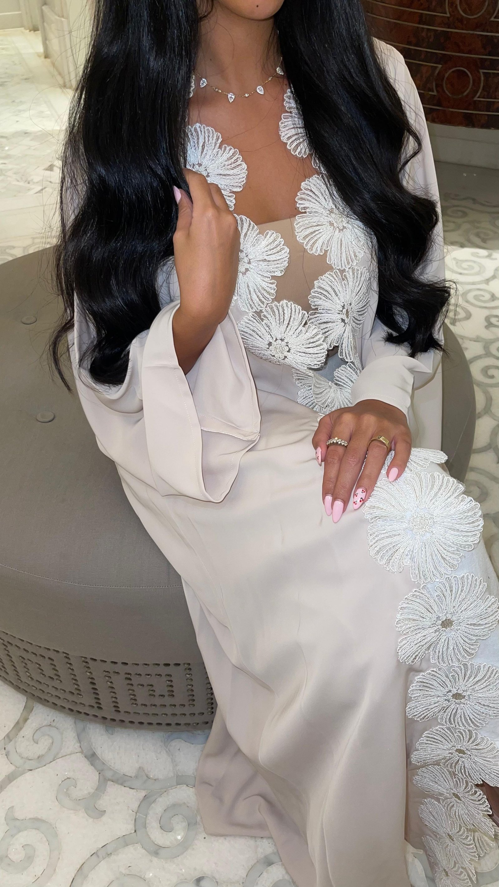 Beige Lya Abaya – LYLAC BOUTIQUE